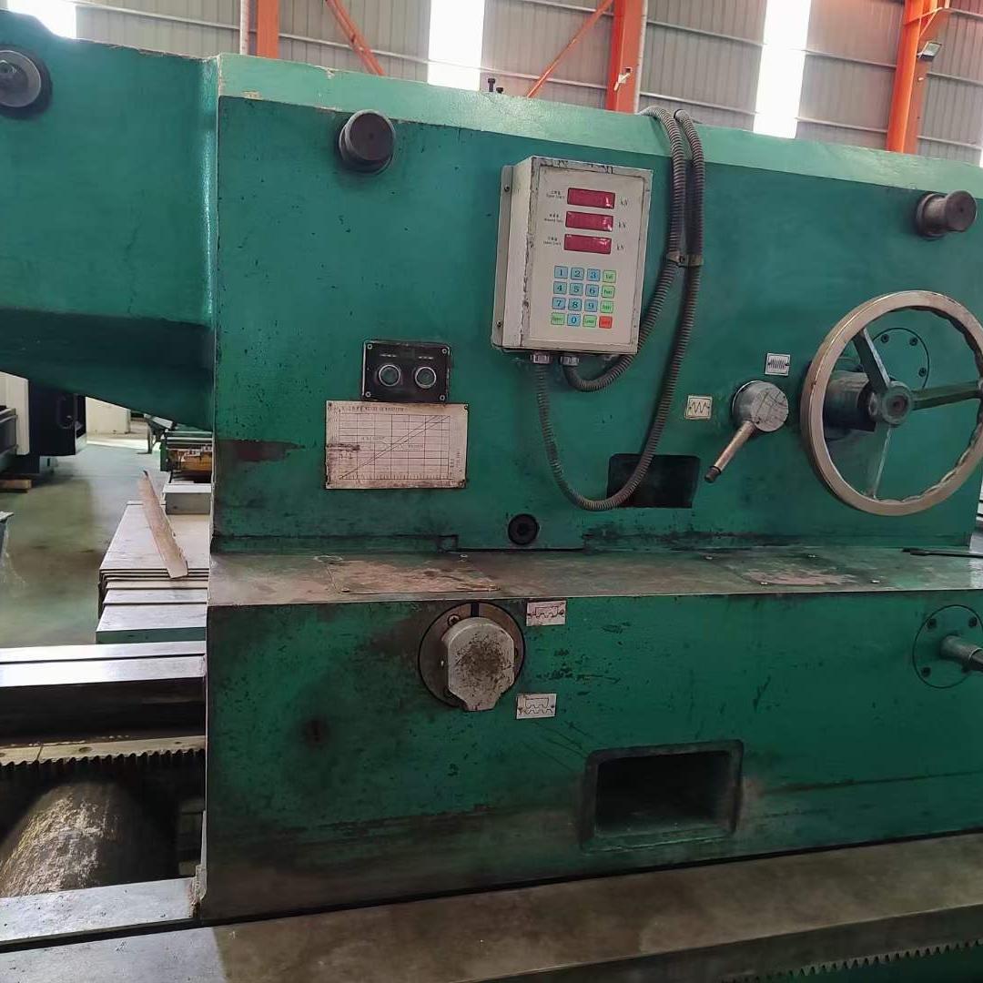 Used SPARK Heavy-Duty Engine Lathe CW61160/8000 - VIGERT